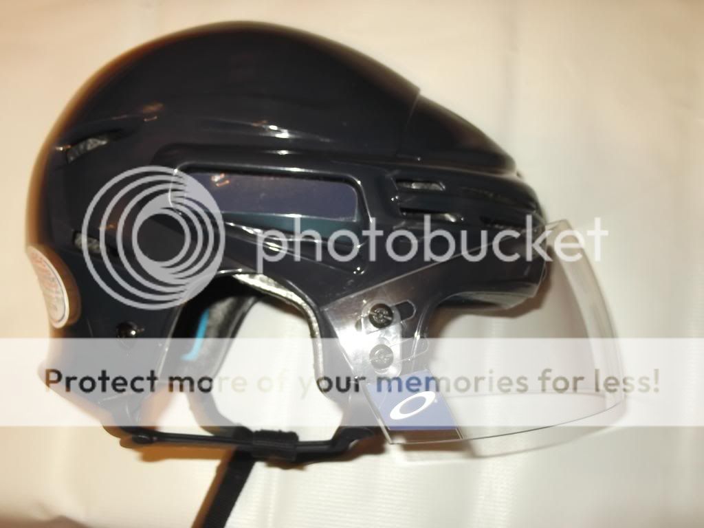 Retail Bauer 7500 Med Helmet Used once PRICE DROP - Protective Gear ...